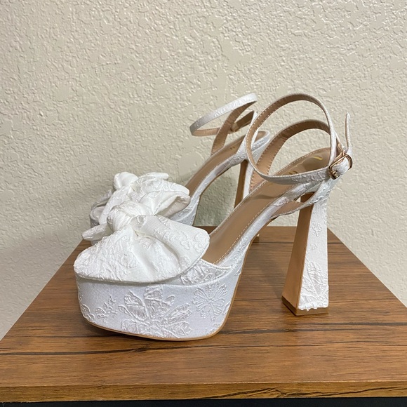 Lulus | Shoes | Lulus White Lace Platform Heels | Poshmark